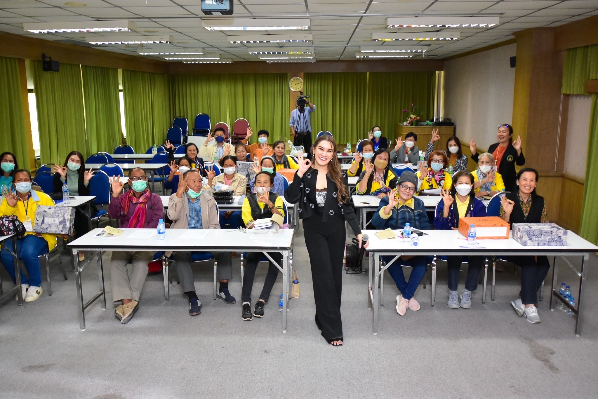 OAS KKU ปั้นนักขายวัยเก๋า Upskill ผู้สูงอายุ สู่นักขายในตลาดออนไลน์ - Khon Kaen University