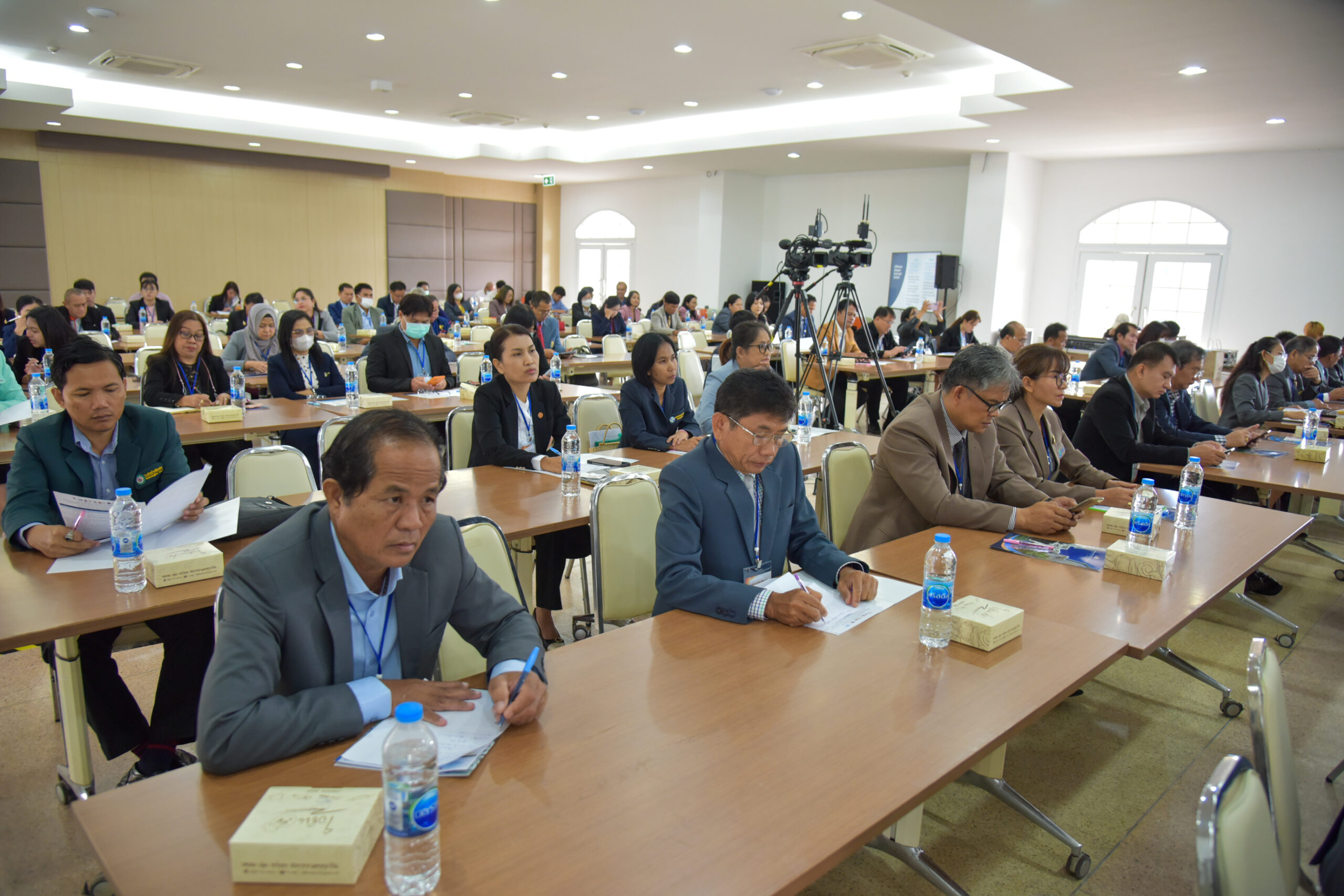 สถาบันฯ ครูอาเซียน ขับเคลื่อนการพัฒนาวิชาชีพ สานต่อความร่วมมือผู้ใช้ ...